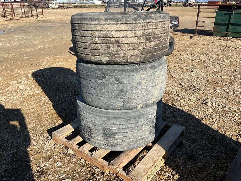 (5) 445/50/R22.5 wheels & tires w/rims - Hamilton-Maring Auction Group