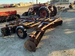 10' IH Disc - Hamilton-Maring Auction Group