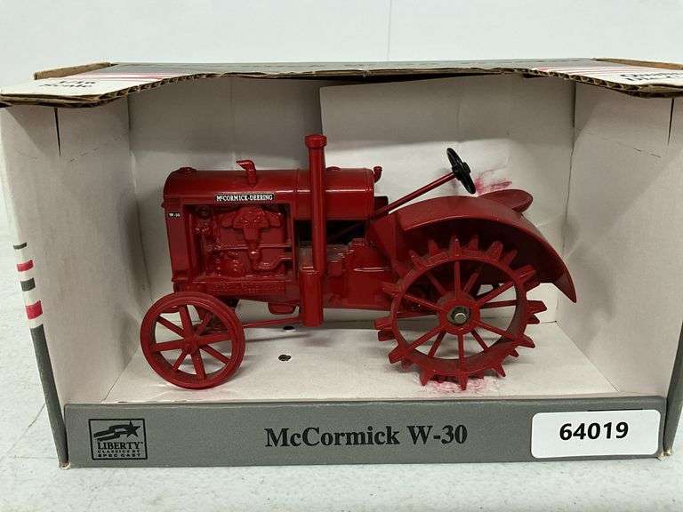 Spec-Cast McCormick W-30 Tractor,1/16th Scale,W/Bo - Hamilton-Maring ...