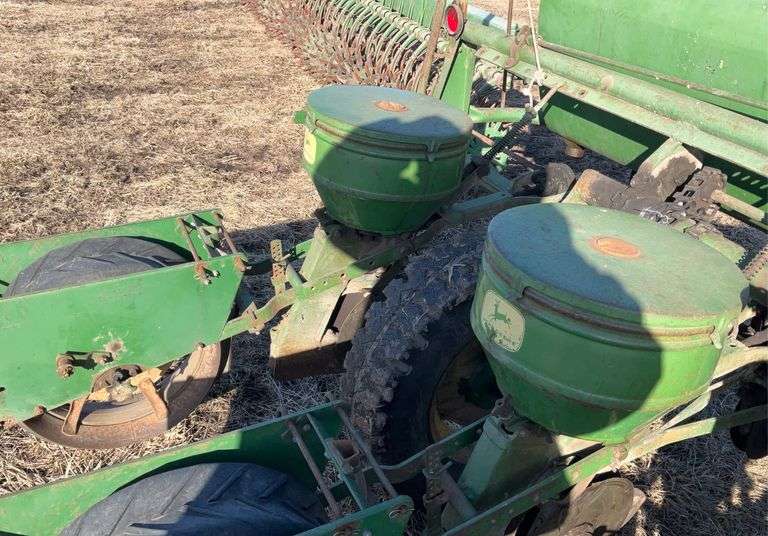 John Deere 494 Planter, 4 Row, 30", Corn & Bean Plates, Markers, Press ...