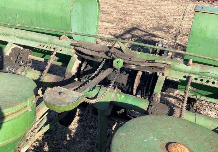 John Deere 494 Planter, 4 Row, 30", Corn & Bean Plates, Markers, Press ...