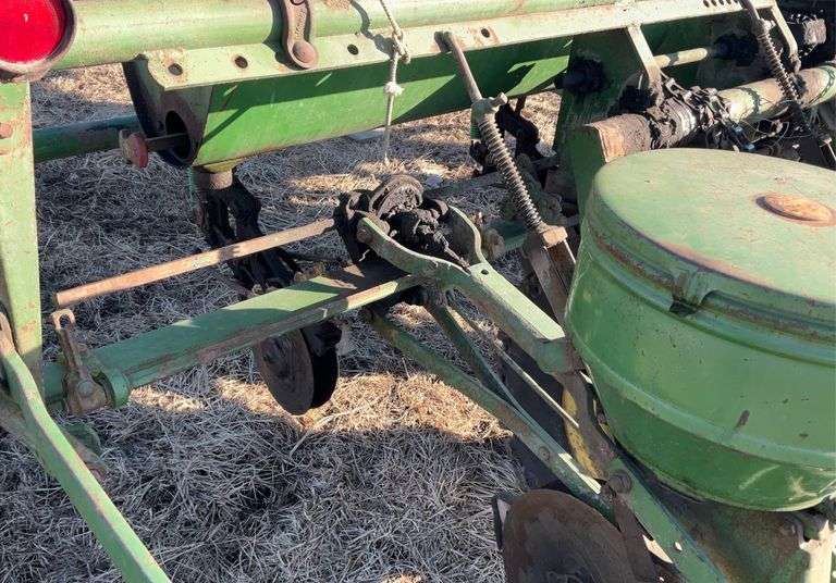 John Deere 494 Planter, 4 Row, 30", Corn & Bean Plates, Markers, Press ...