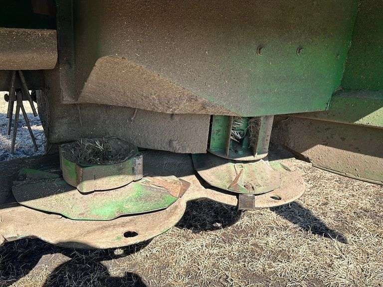 John Deere 955 Center Pivot Discbine, 14.5' Cut, 9 Turtles, Impeller ...