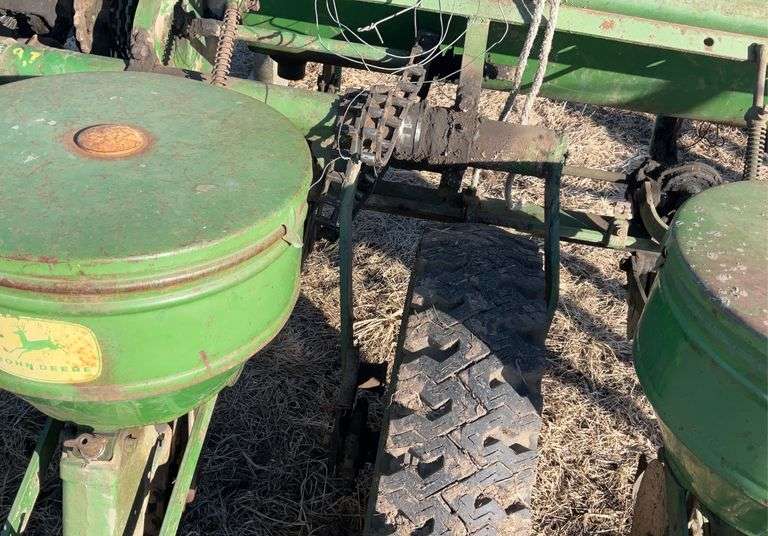 John Deere 494 Planter, 4 Row, 30", Corn & Bean Plates, Markers, Press ...