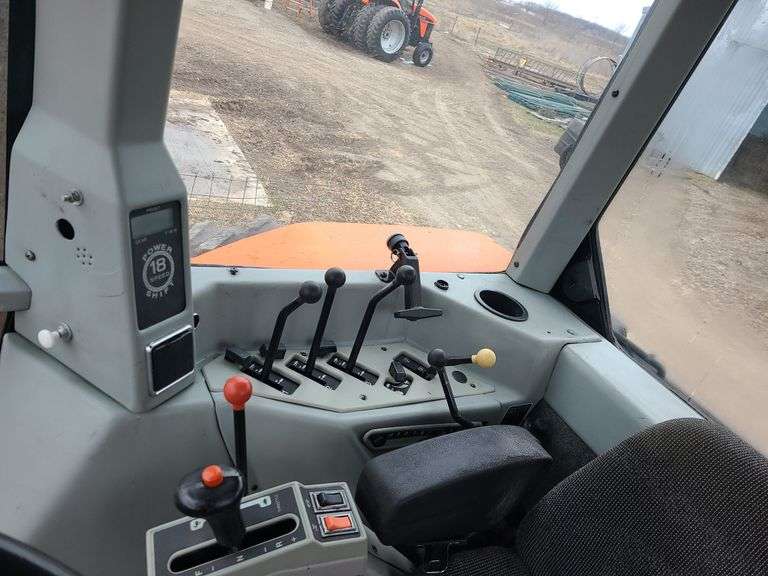 Agco Allis 9695 MFD Tractor, 5100 hrs, 18.4 tires and duals, 18 speed ...