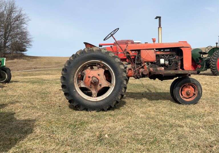 Case VAC gas tractor, NF, 12.4/28 Tires, Belt Pully, 1 Inside Rear ...