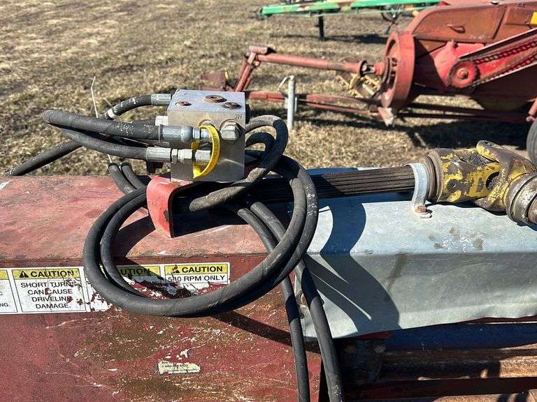 2006 Hagedorn Hydro-Push Manure Spreader, 450 Bu, 2 Beaters, Poly Floor ...