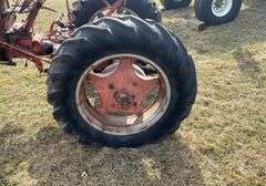 Case VAC gas tractor, NF, 12.4/28 Tires, Belt Pully, 1 Inside Rear ...