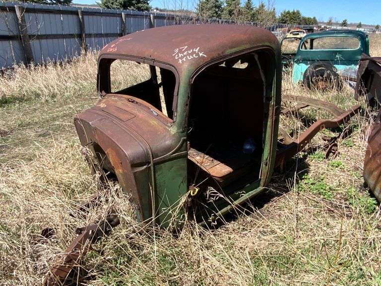 1937 Chevy truck cab only - Hamilton-Maring Auction Group