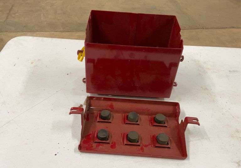 IH battery box with lid, appears to be new - Hamilton-Maring Auction Group