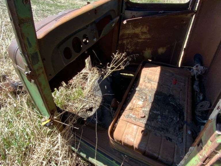 1937 Chevy truck cab only - Hamilton-Maring Auction Group