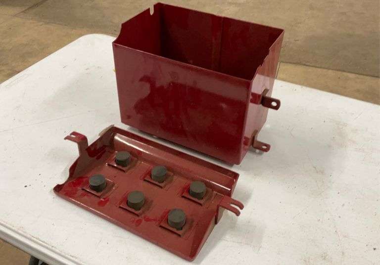 IH battery box with lid, appears to be new - Hamilton-Maring Auction Group