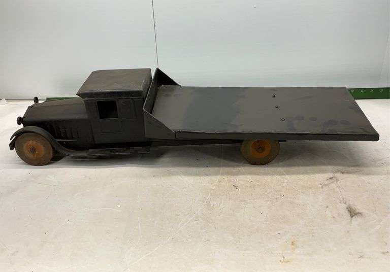 1920's Cor Cor Custom flatbed dump truck - Hamilton-Maring Auction Group
