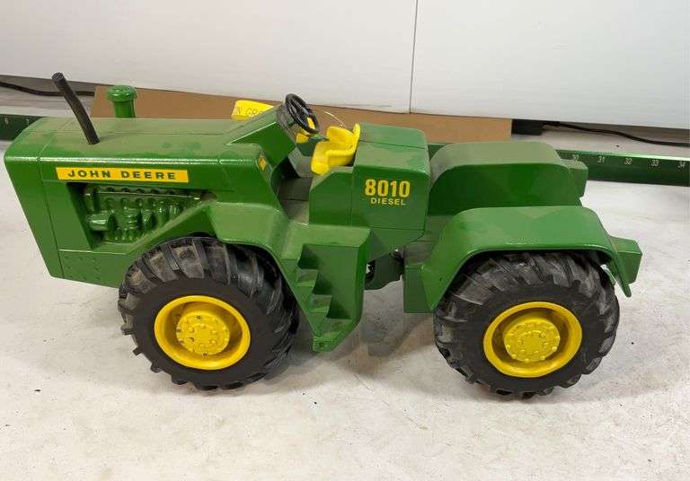 Custom John Deere 8010 Trumm 1/16 scale - Hamilton-Maring Auction Group