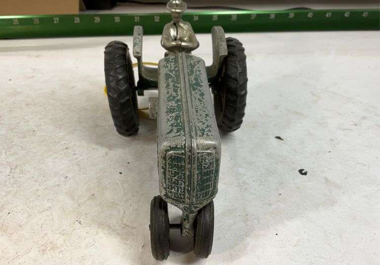 Arcade Oliver Scale Model Tractor, good casting with man - Hamilton ...