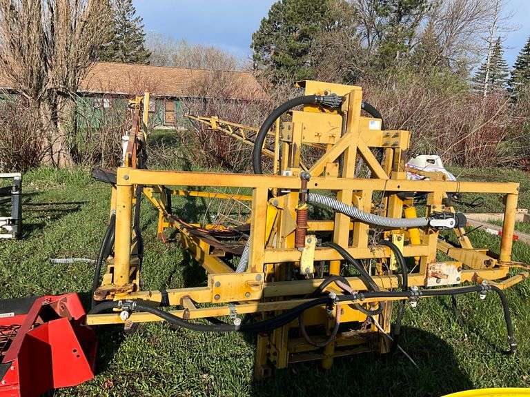 Sprayer Frame & Boom - Hamilton-Maring Auction Group