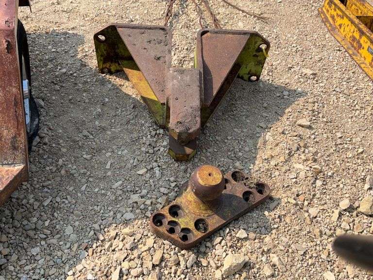 Terex Rear Dozer Hitch & Ball - Hamilton-Maring Auction Group
