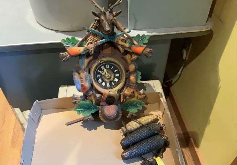 German, hunting themed cuckoo clock - Hamilton-Maring Auction Group