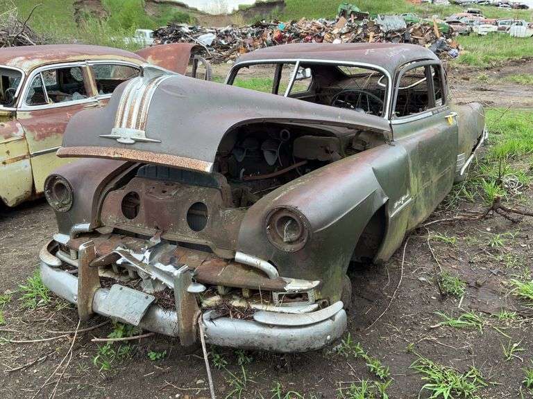 1949 Pontiac Silver St. with straight eight engine - Hamilton-Maring ...