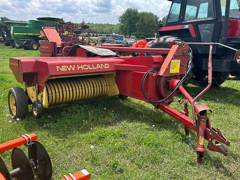 New Holland 273 Small Square Baler, Belt Thrower, Clutch Rebuilt ...