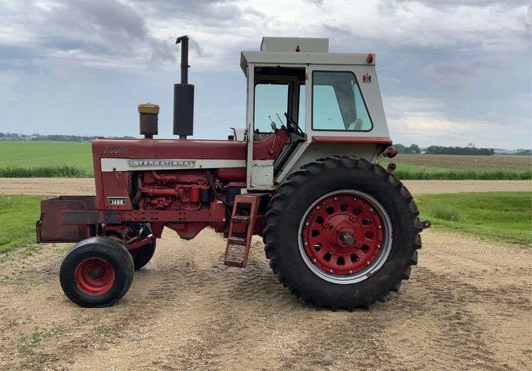 1971 International 1456 Diesel Tractor, Like New 1 - Hamilton-Maring ...