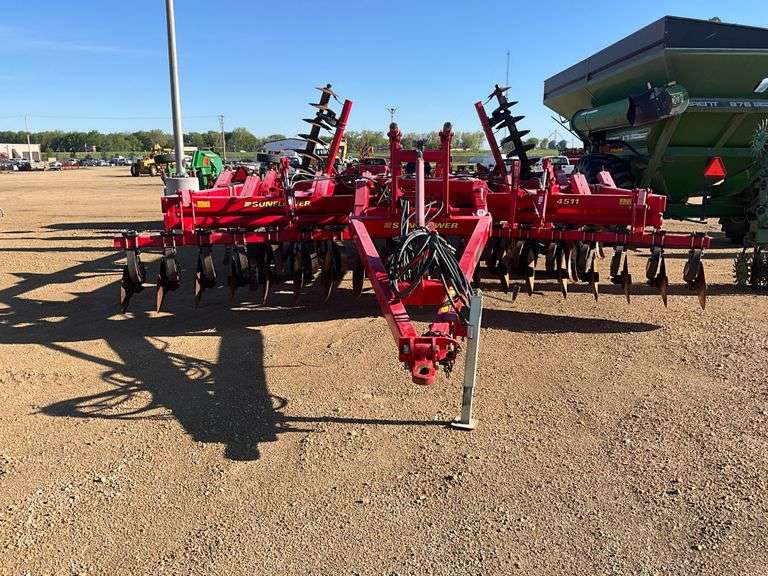 2012 Sunflower 45-11 Disc Chisel, Hyd. Front & Rear Gang, 15 Shank ...