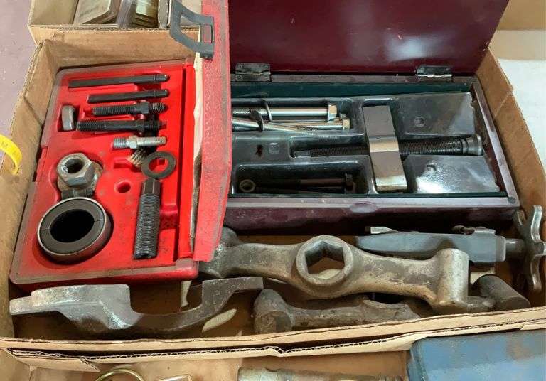 Assorted pullers - Hamilton-Maring Auction Group