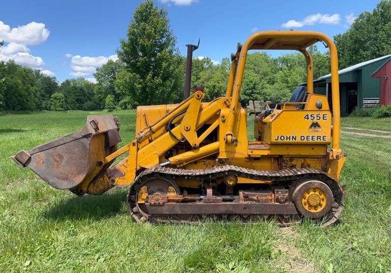 John Deere 455E Crawler/Dozer, Diesel, With 70” Loader Bucket, 14” Pads ...