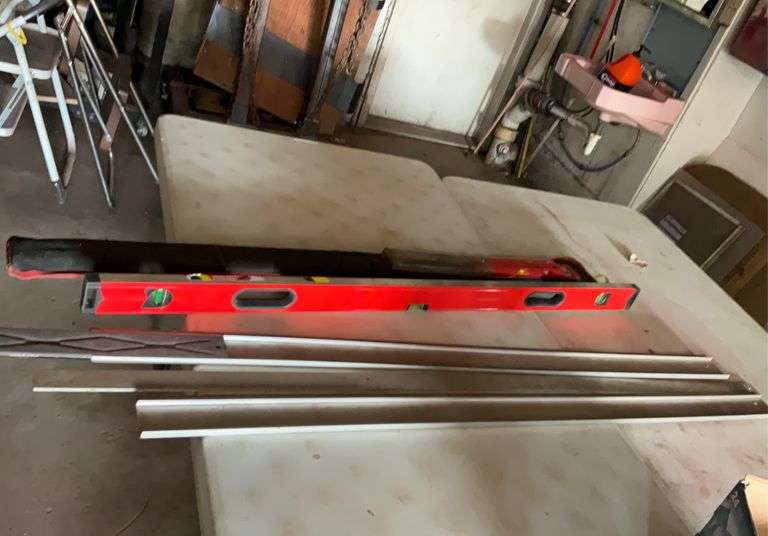 Husky 4 ft Level and 10" Level, Aluminum Straight Edges - Hamilton ...