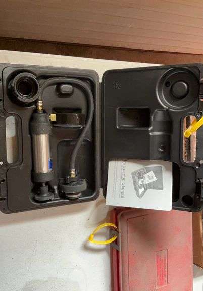 Stant 30 pound pressurized Cooling system tester - Hamilton-Maring ...