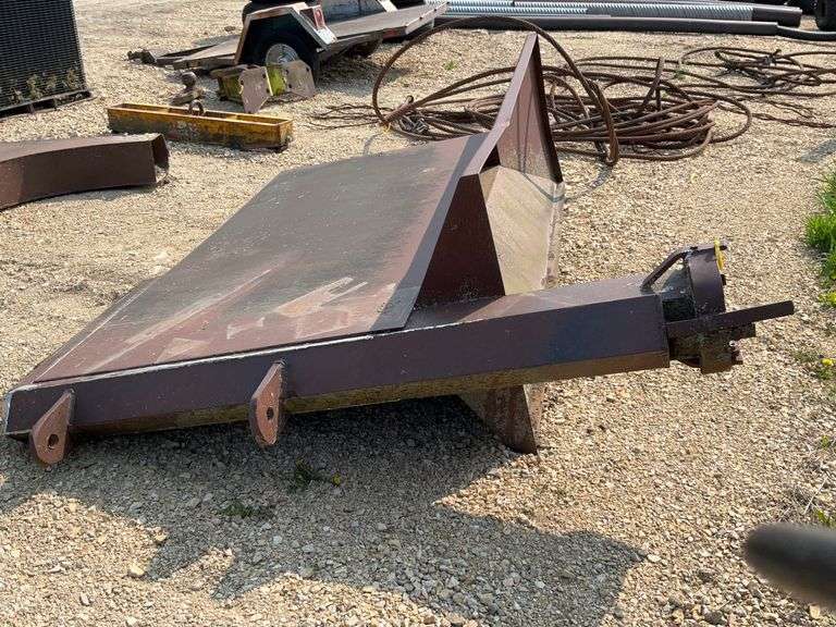 Tile Boot Trench Box 6" - Hamilton-Maring Auction Group