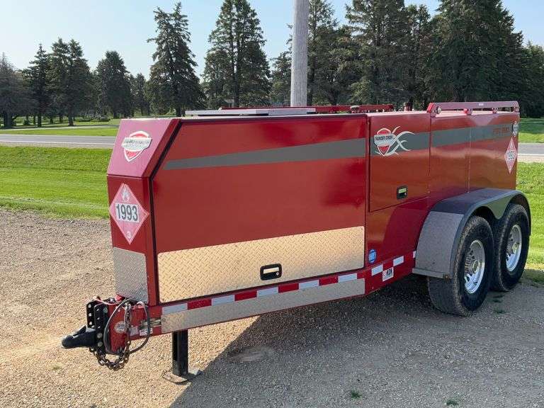 **2016 Thunder Creek Fuel Trailer, 900-gal Fuel Capacity, Gas Powered ...