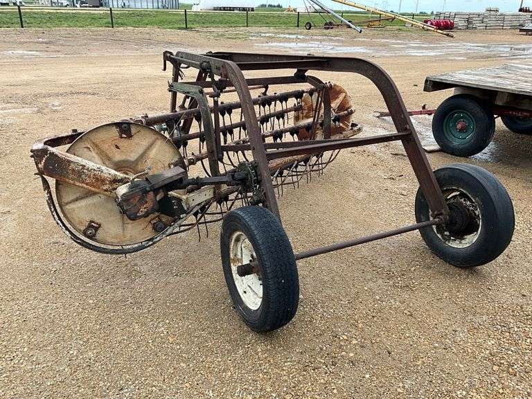 5 Bar Side Rake - Hamilton-Maring Auction Group