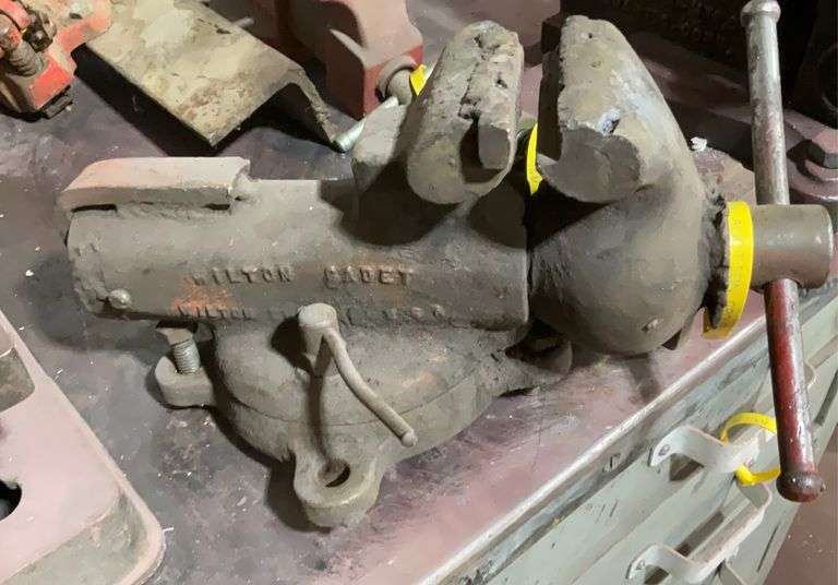 Wilton Cadet Bench Vise 4.5" Jaws - Has some damage - Hamilton-Maring ...