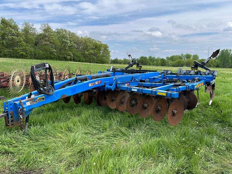 DMI 730B Ripper, 7 Shank, 6 Lead Shanks, Double Disc Front, Rear Disc ...