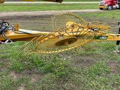 Vermeer VR820 Hay Rake, 8 Wheel V-Rake, Double Kicker Wheels, Pull Type ...