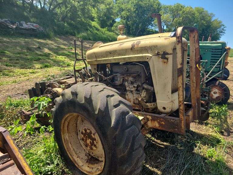 Ford 4WD Tractor, Diesel, Parts Tractor - Hamilton-Maring Auction Group