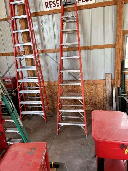 Keller 10’ Fiberglass step ladder - Hamilton-Maring Auction Group