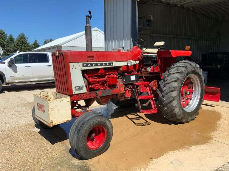 Farmall 806 Tractor, 1 hyd, 540/1000 PTO, Diesel - Hamilton-Maring ...