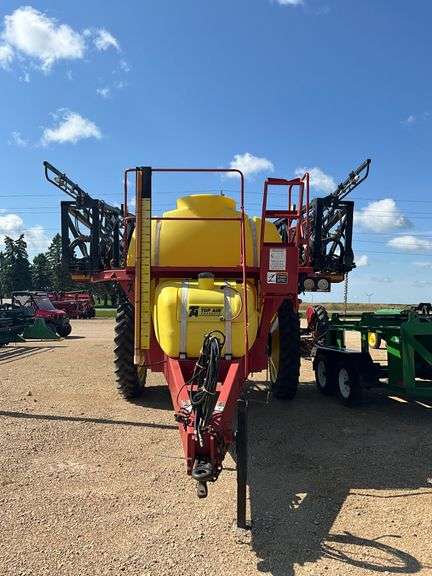 Top Air 1,600-gal Sprayer, 90ft Booms, Folding Controls & Raven Monitor ...
