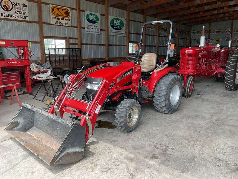 Case IH DX 33 compact tractor MFWD, hydrostatic drive,with LX114 loader ...