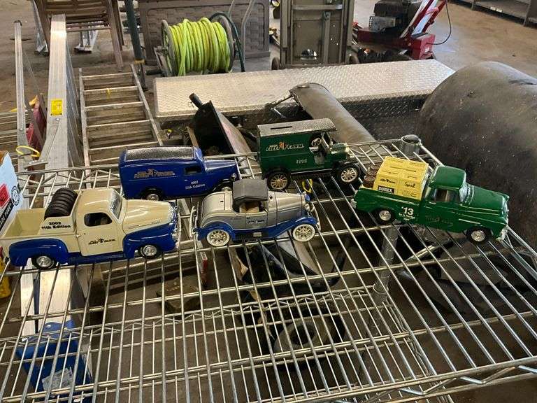 Die Cast Scale Model Truck Banks, Model Truck - Hamilton-Maring Auction ...