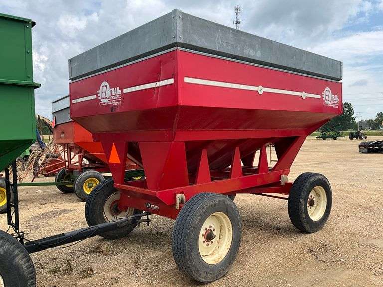 EZ Trail Gravity Box - Hamilton-Maring Auction Group