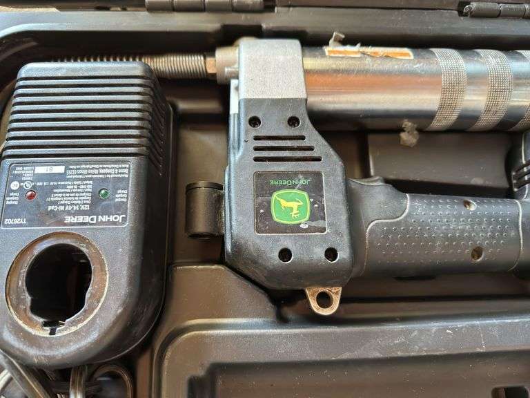 John Deere 14volt power grease gun with case - Hamilton-Maring Auction ...