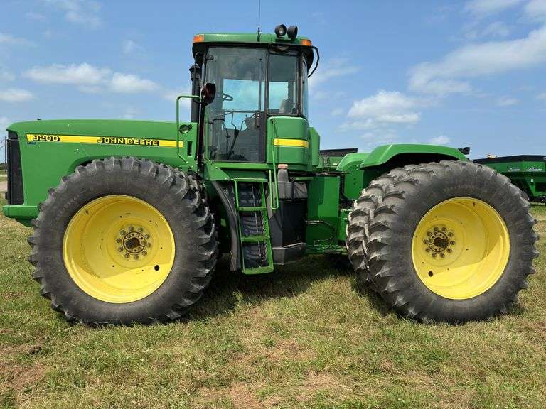 John Deere 9200 4WD Tractor, 5866 Hours, Bareback, - Hamilton-Maring ...