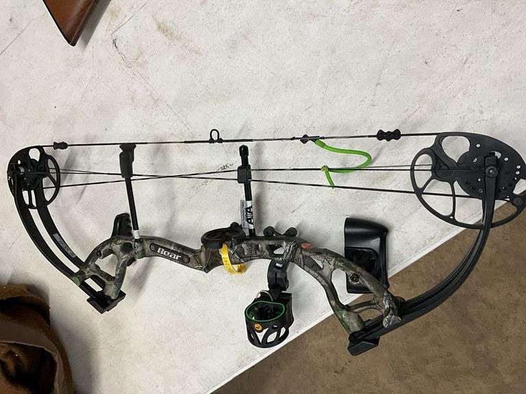 Left handed Cruzer Lite Bear youth compound bow - Hamilton-Maring ...