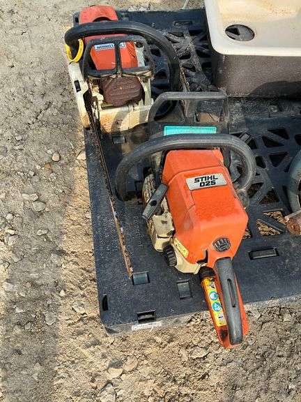 (2) chainsaws, one runs, one doesn't - Hamilton-Maring Auction Group