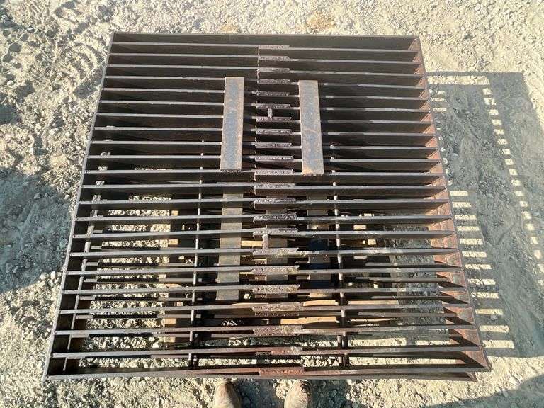 (2) drive over grates on pallet, (roughly) 5x5 - Hamilton-Maring ...