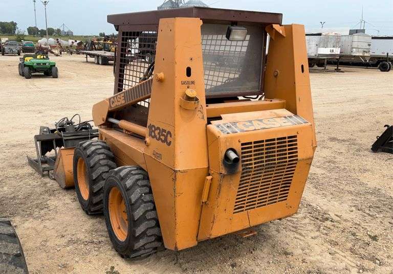1992 Case 1835C Skid loader w/bucket; gas; new muf - Hamilton-Maring ...
