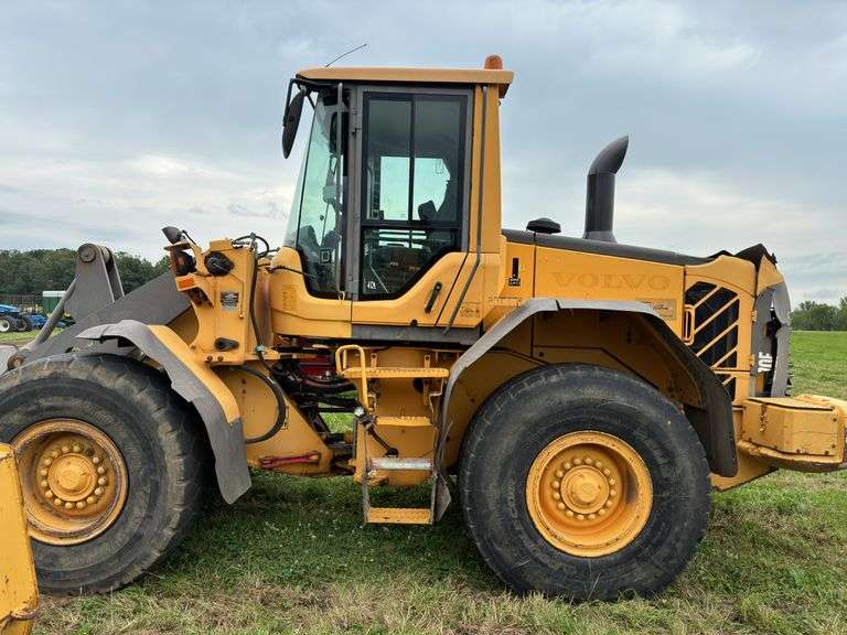 Volvo L70F Wheel Loader, 9887 Hours, 20.5x25 Tires - Hamilton-Maring ...